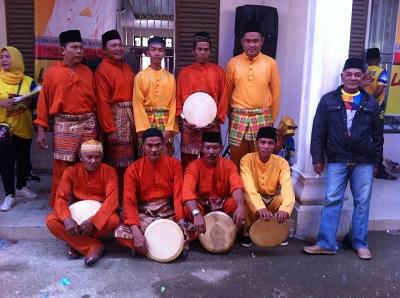 Ini Group Kompang Yang Iringi Deklarasi Wardan-SU...