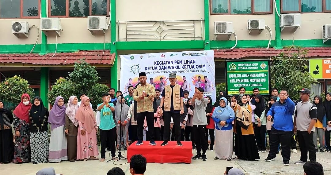 Debat Kandidat Paslon Ketua dan Waka OSIM MAN 4 Pekanbaru